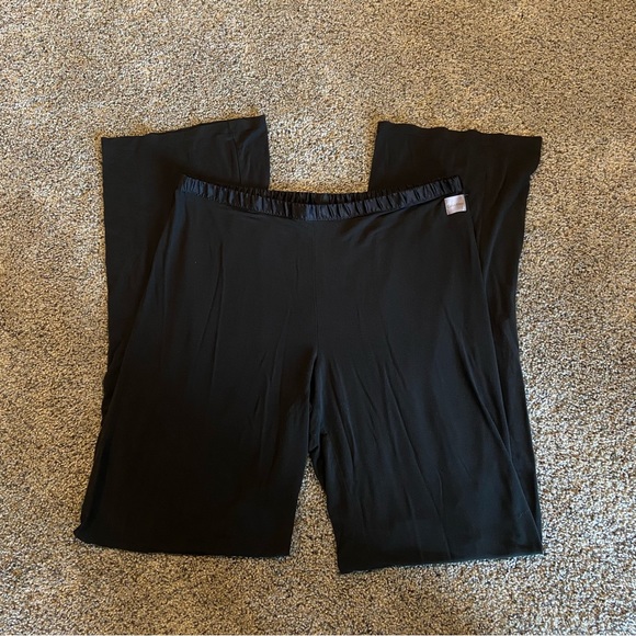 Calvin Klein | Intimates & Sleepwear | Vintage 9s Black Low Rise Lounge ...